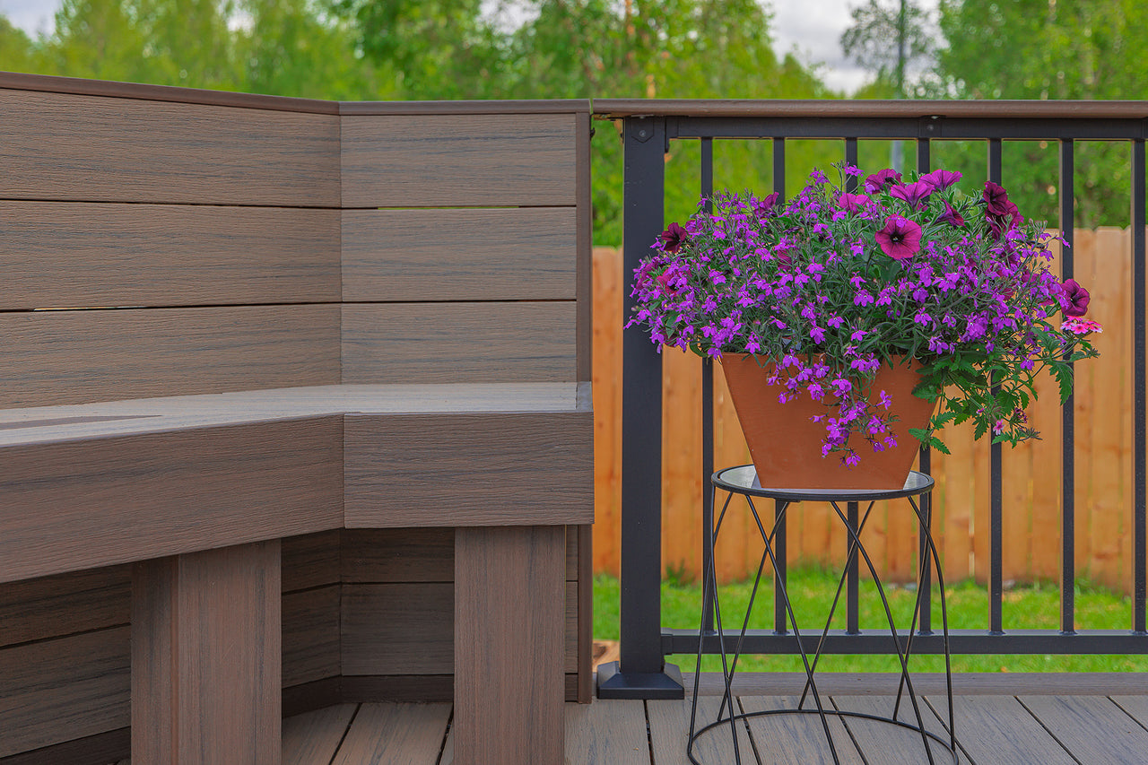 Brochures – Deckorators
