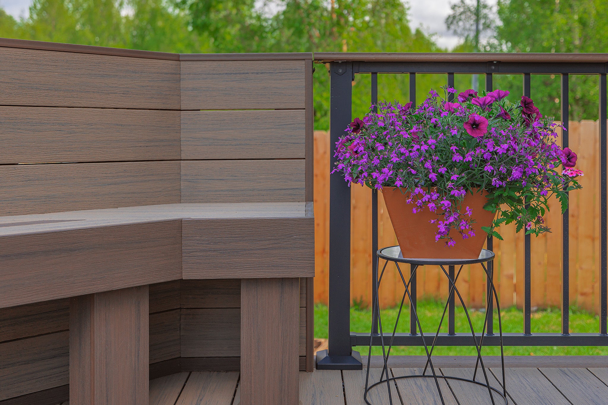 Brochures – Deckorators